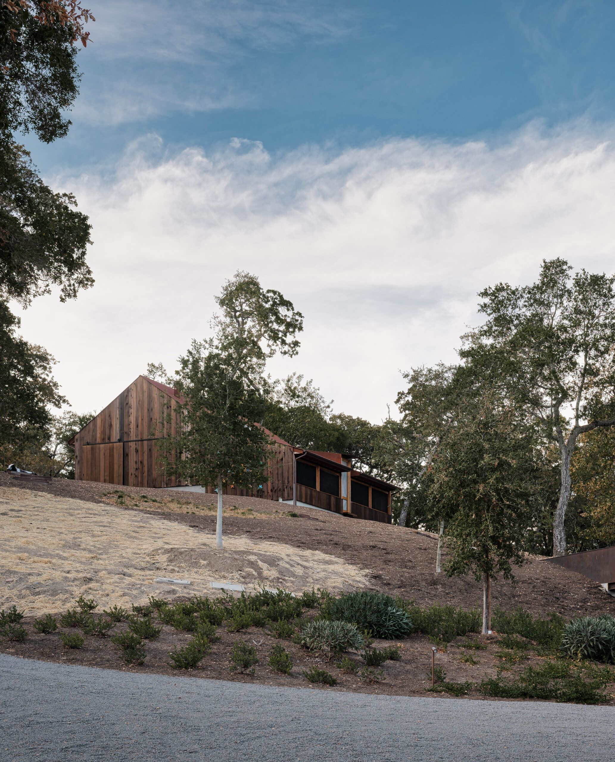 Tack barn, czyli kalifornijska stodoła przerobiona na minimalistyczny ...