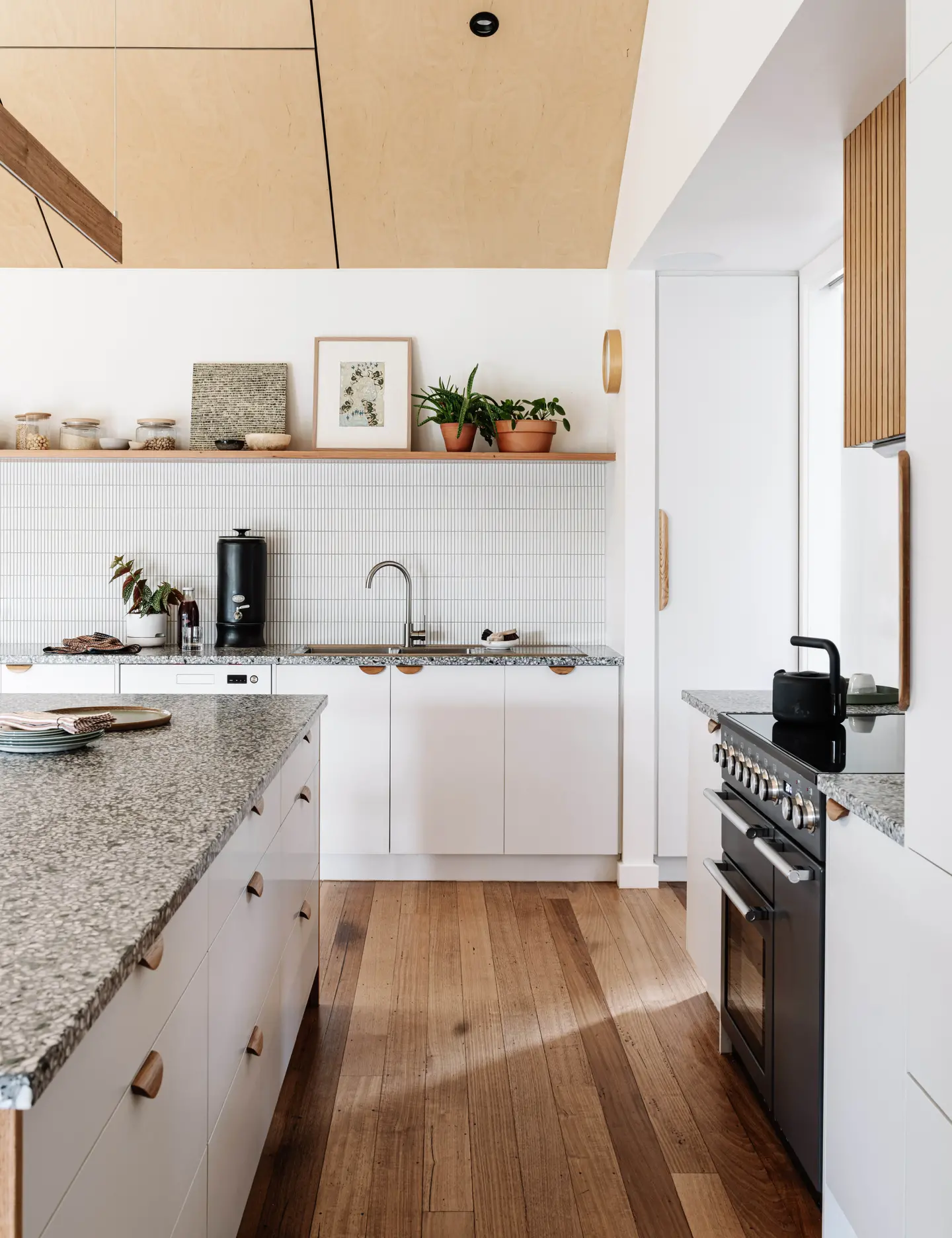 Harcourt House Sense of Space - nowoczesna stodoła | inspiracje, projekty i budowa domów stodoła