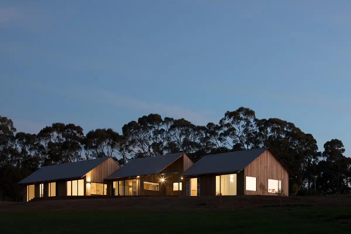 House in the Hills James Allen Architect - nowoczesna stodoła ...