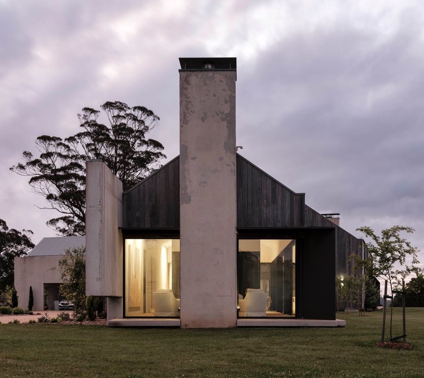 Highlands House: Nowoczesna Stodoła z Dużymi Przeszkleniami i ...